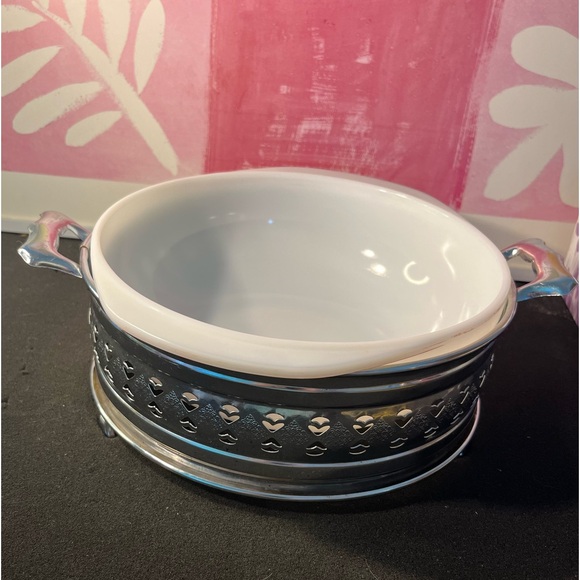Pyrex | Kitchen | Vintage Pyrex And Silver Plated Serving Dish And ...